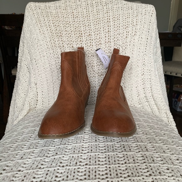 Universal Thread | Shoes | Womens Georgia Ankle Boot Universal Thread ...